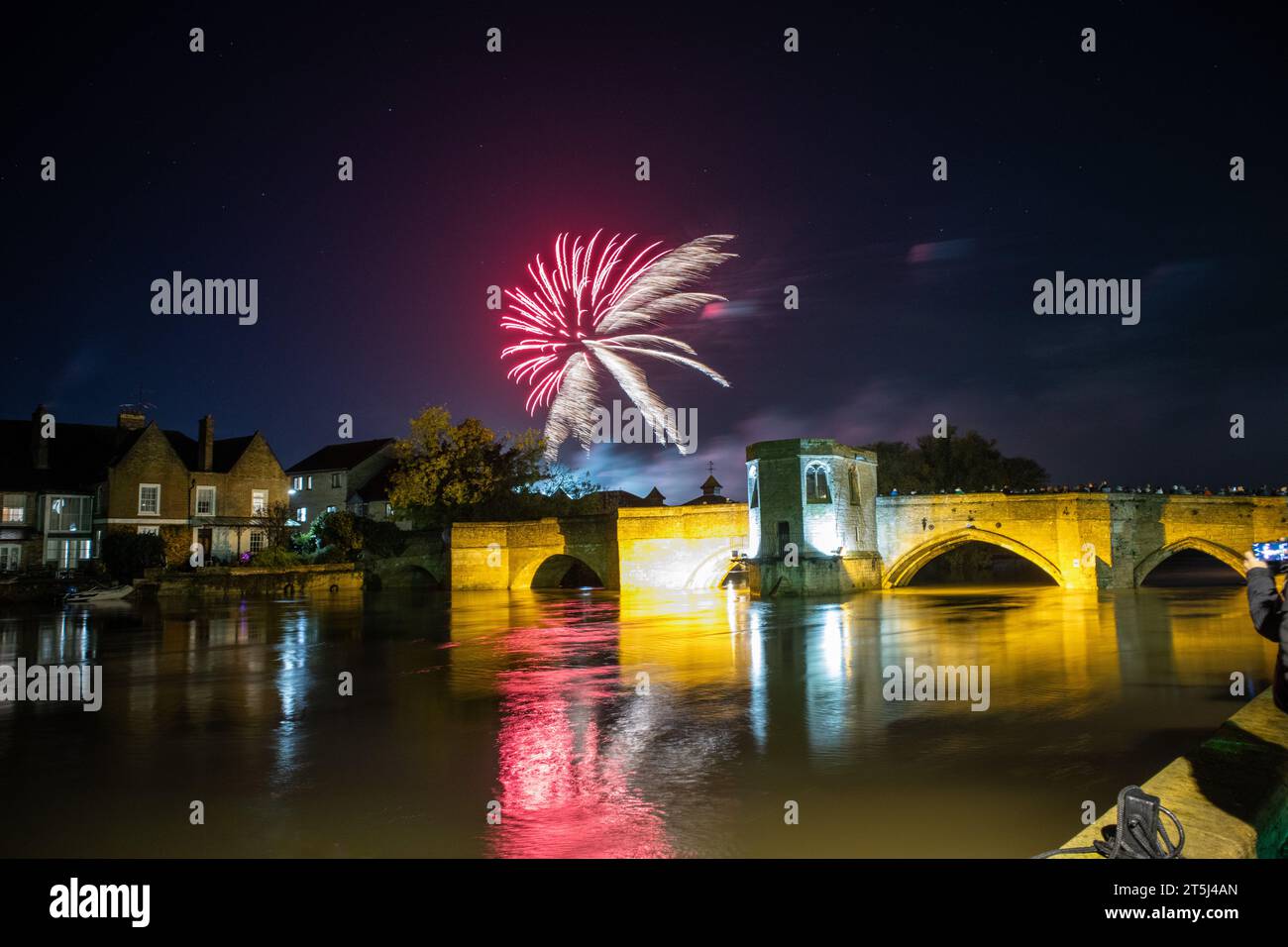 Public firework display hi-res stock photography and images - Alamy