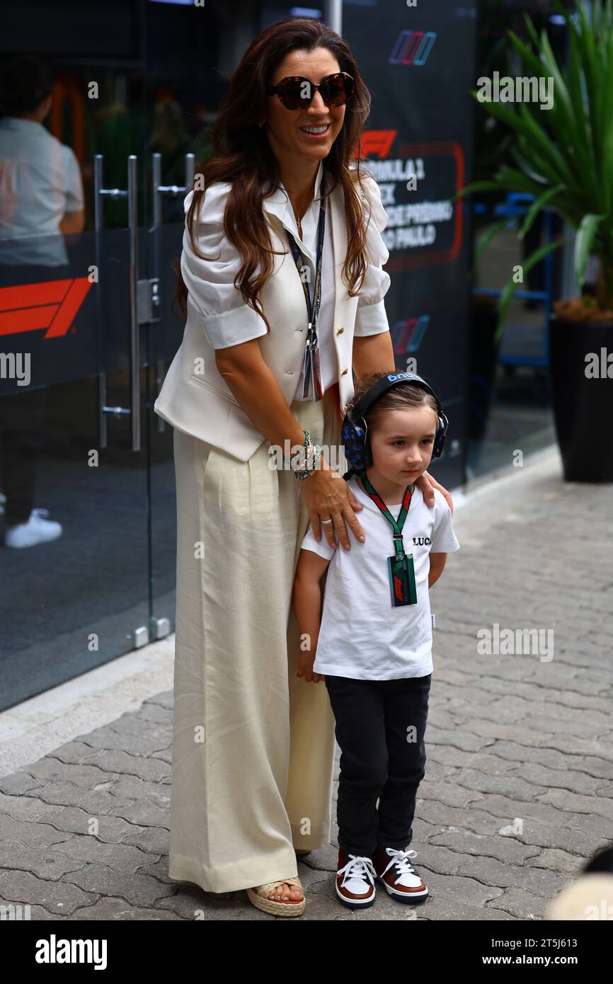 Sao Paulo, Brazil. 05th Nov, 2023. Fabiana Flosi (BRA) with daughter ...