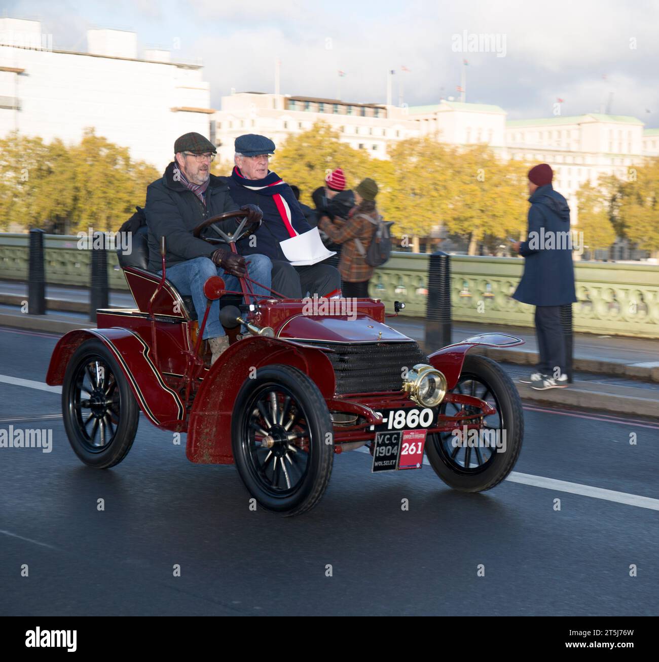 Entrant 261 1904 Wolseley on Westminster Bridge London To Brighton ...