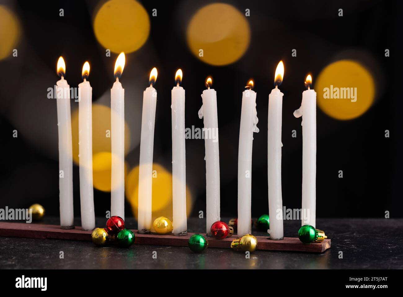 Night of celebration of lit candles - Colombian Christmas tradition ...