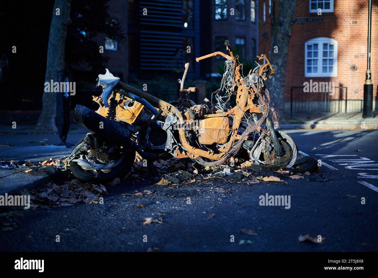 Burnt out rusty motorcycle hi-res stock photography and images - Alamy