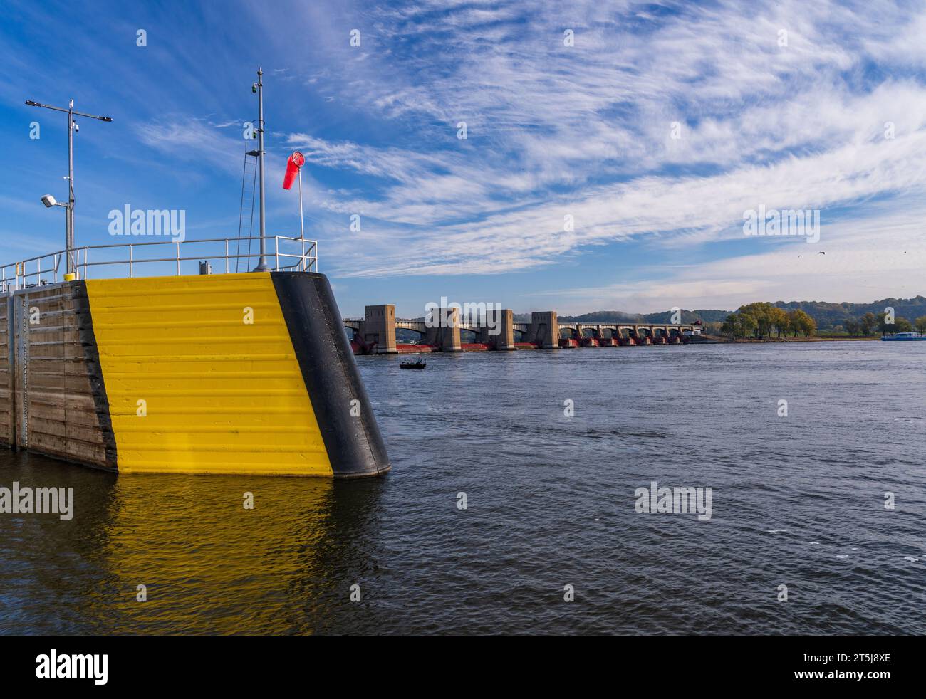 Industrial building on the mississippi hi-res stock photography and ...