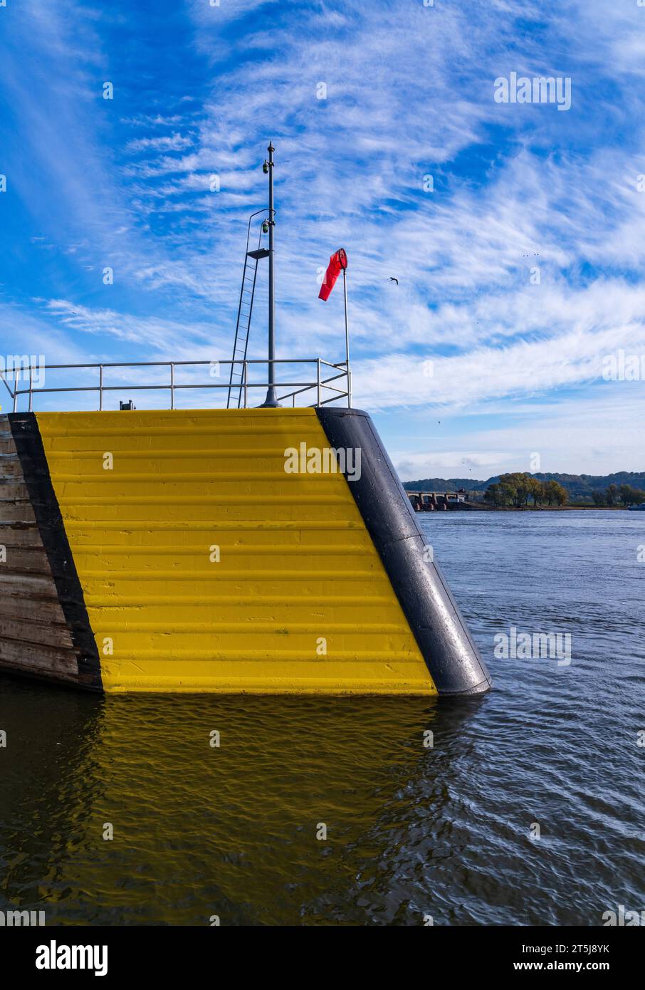 Industrial building on the mississippi hi-res stock photography and ...