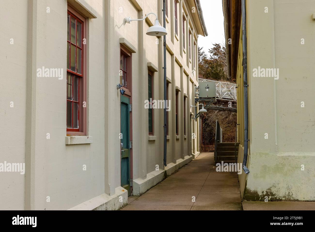 A few old buildings remain at this fort. Building unknown on this one ...