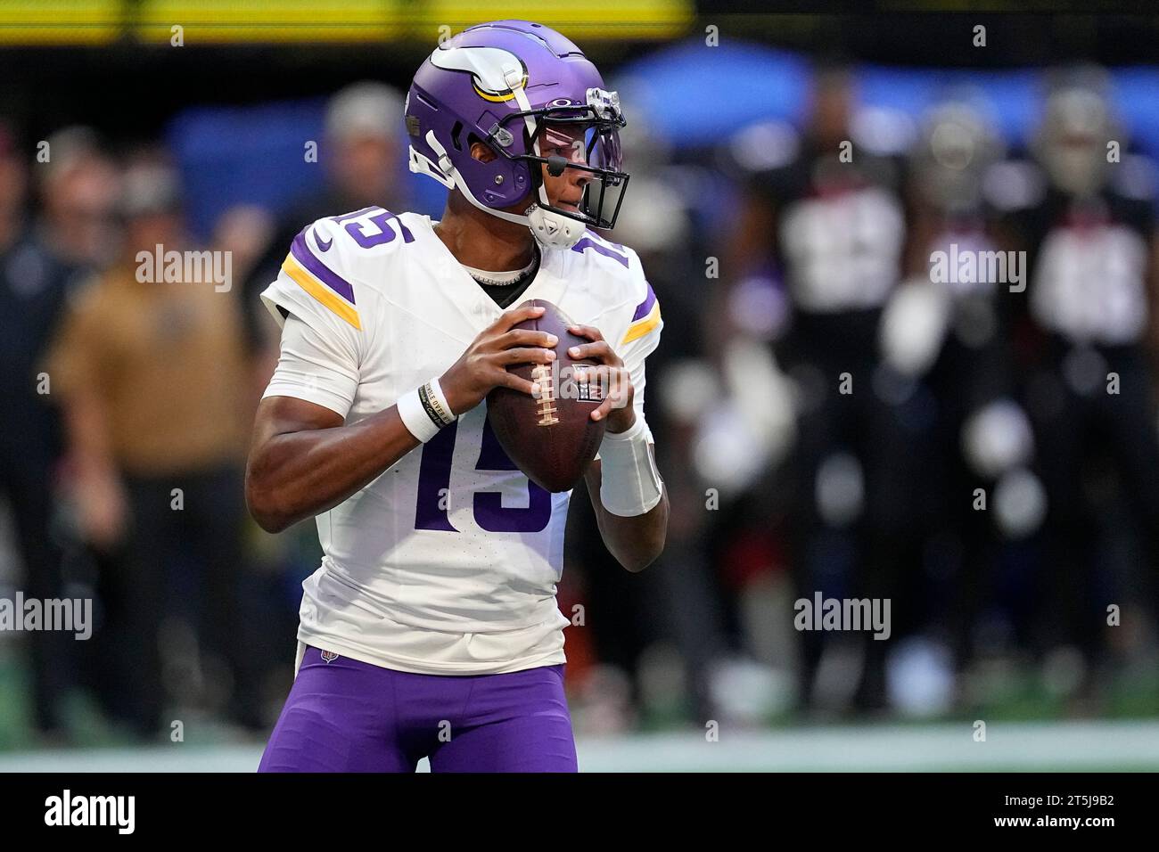 Minnesota Vikings quarterback Joshua Dobbs (15) looks to throw a pass ...