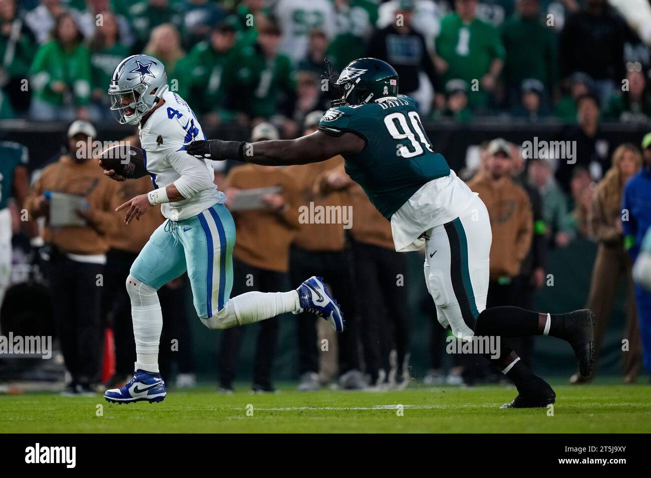 Philadelphia Eagles defensive tackle Jordan Davis (90) tries to stop ...