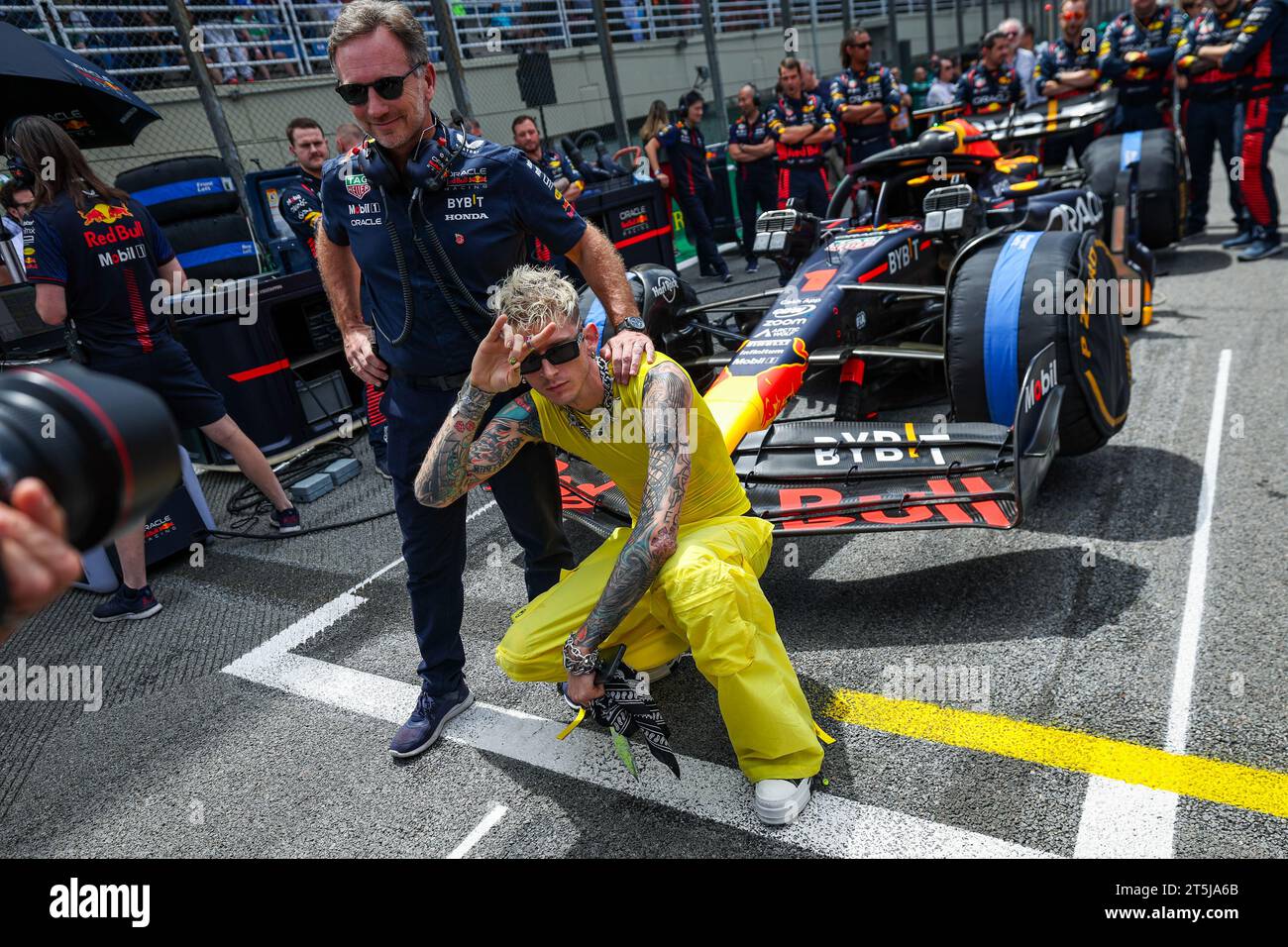 Machine gun kelly hi-res stock photography and images - Alamy