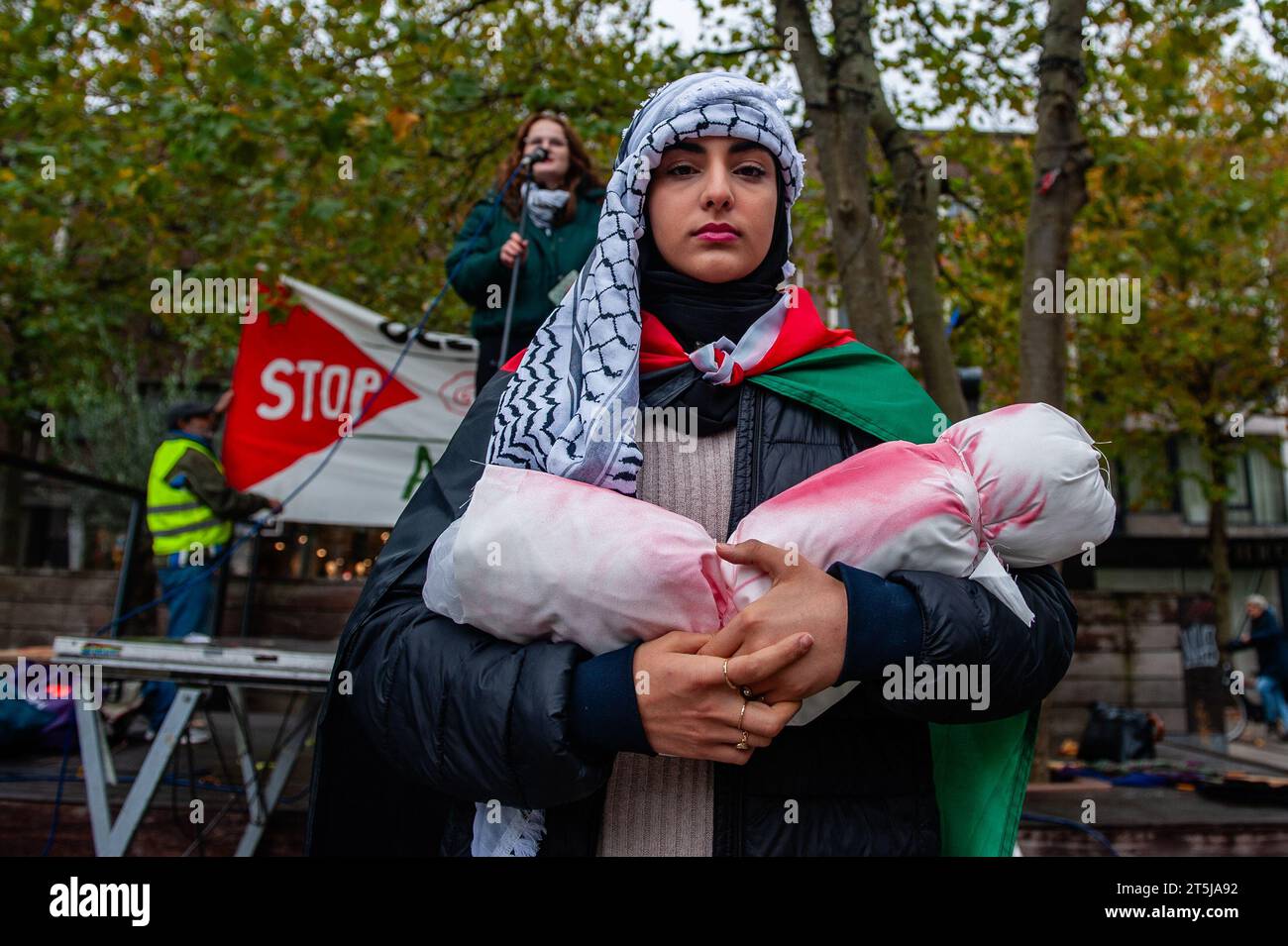 Fake dead body hi-res stock photography and images - Alamy