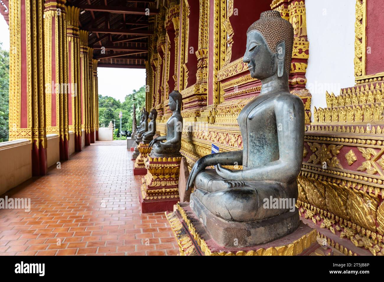 Haw Phra Kaew(Pha Keo,Prakeo), Buddha statues at cloister of main ...