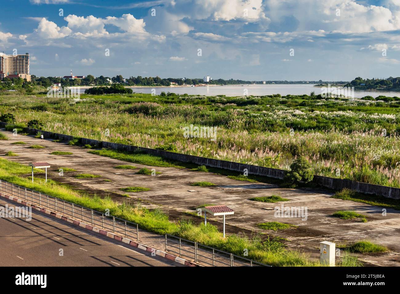 Mekong river, from riverfront road of Mekong, border with Thailand ...