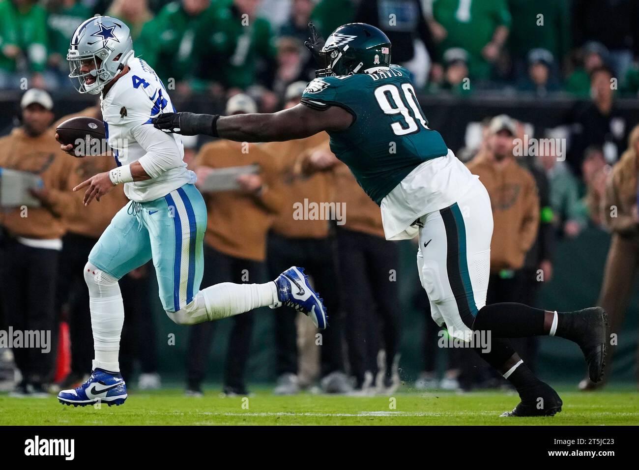 Philadelphia Eagles defensive tackle Jordan Davis (90) tries to stop ...