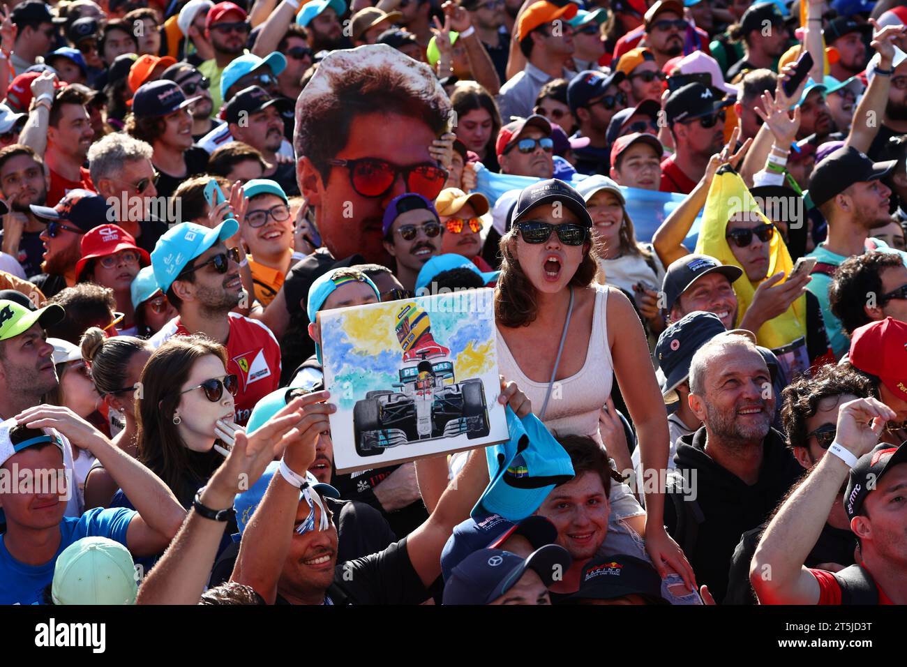 Sao Paulo, Brazil. 05th Nov, 2023. Circuit atmosphere - fans at the ...