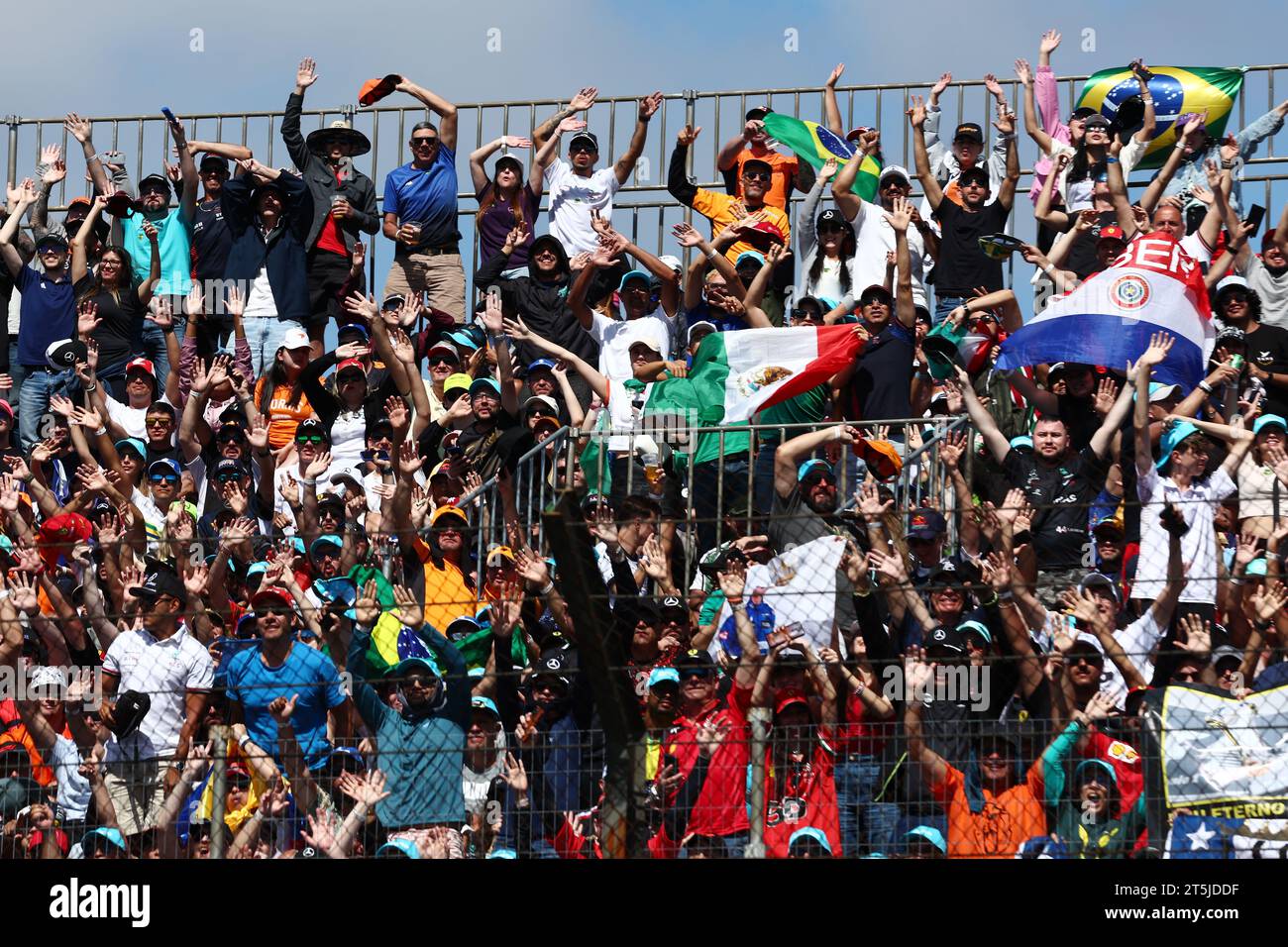 Sao Paulo, Brazil. 05th Nov, 2023. Circuit atmosphere - fans in the ...