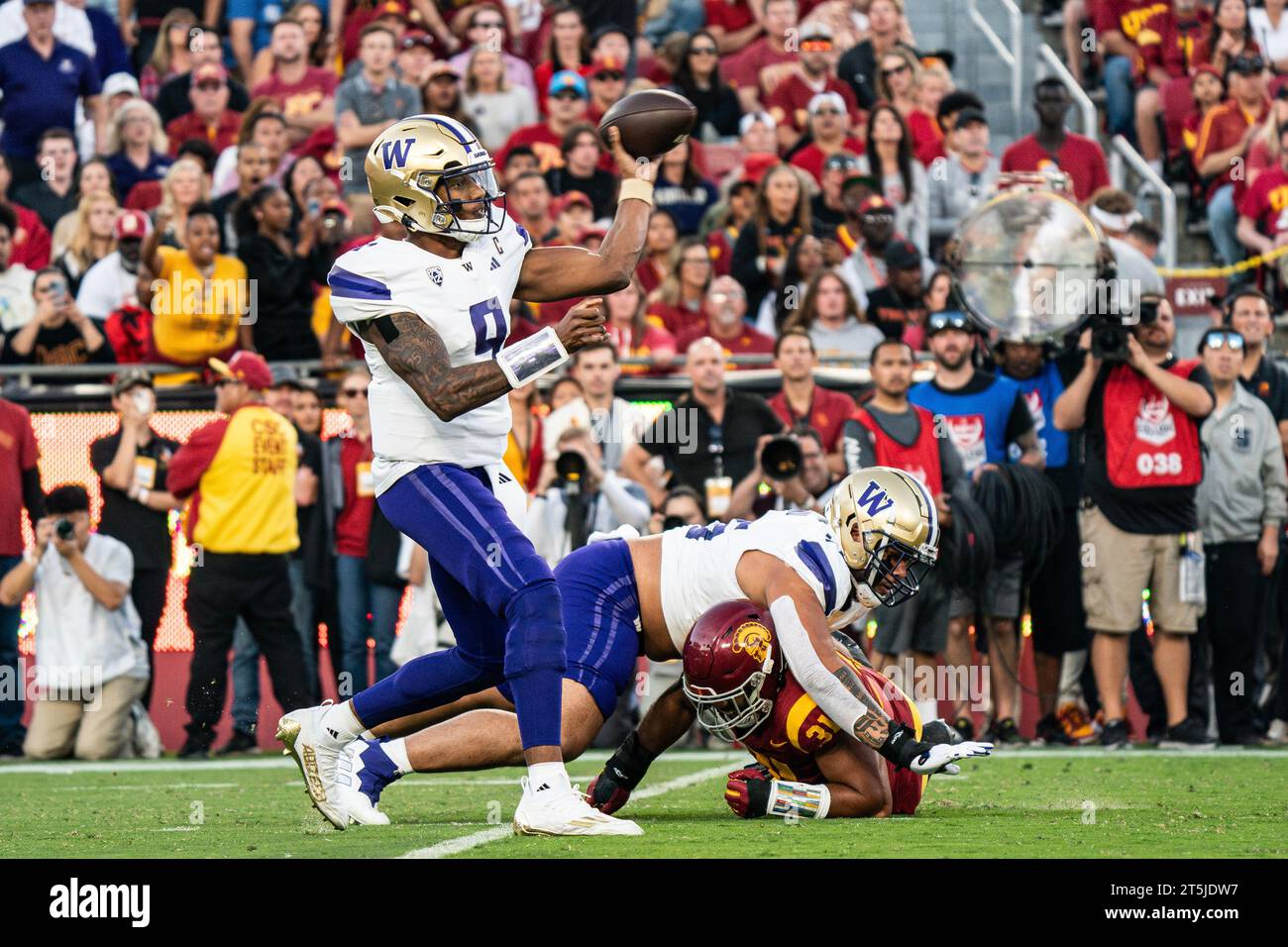 Washington Huskies quarterback Michael Penix Jr. (9) throws during a NCAA football game against ...