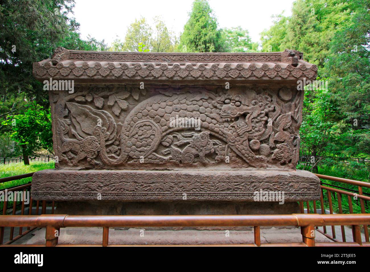 BEIJING - MAY 23: traditional Chinese style screen wall in the Beihai ...