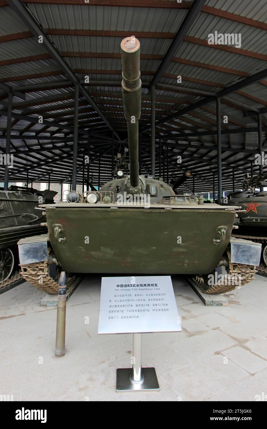 Amphibious tanks hi-res stock photography and images - Alamy