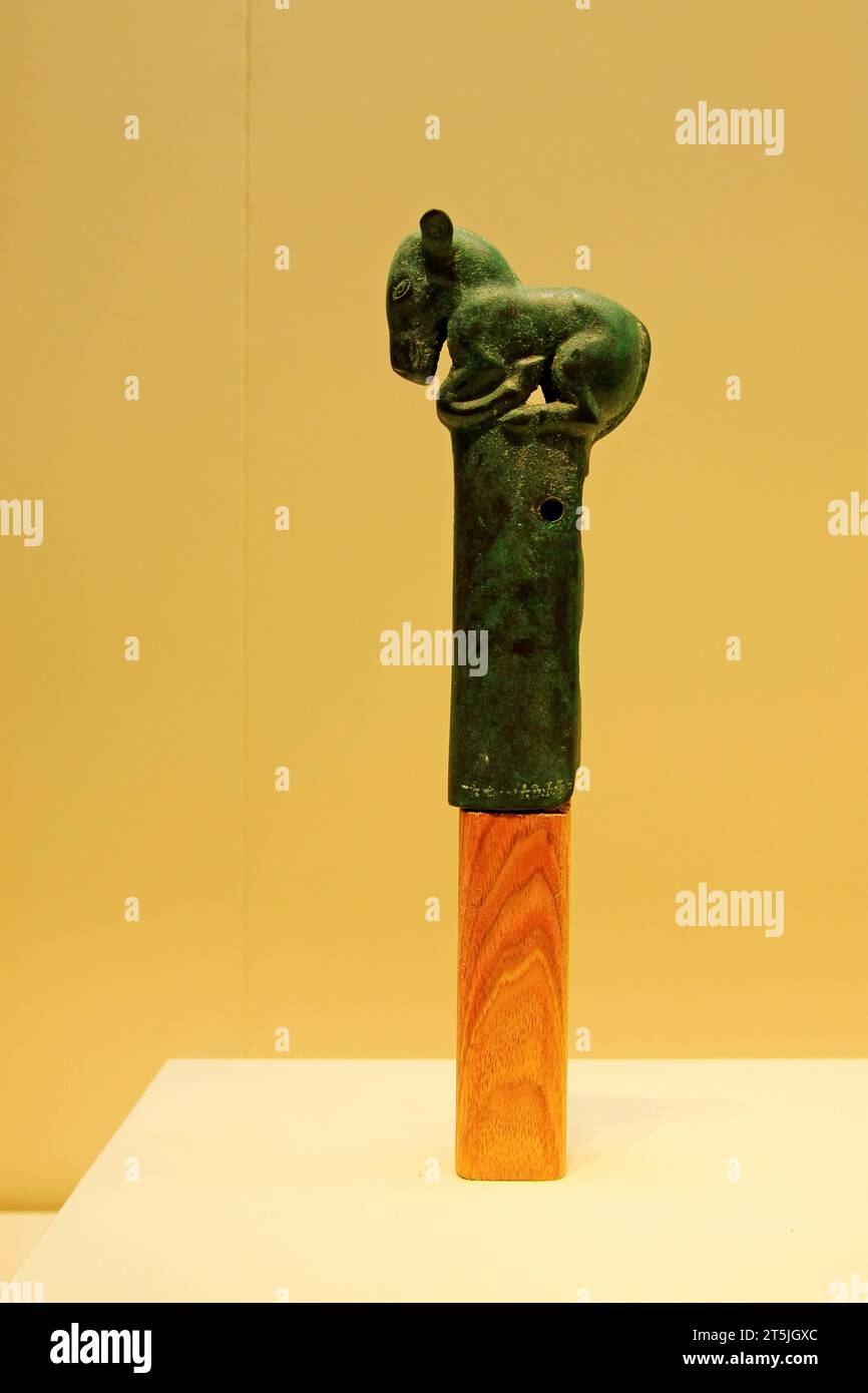 China Warring States Period 403 221 Bc Bronze Ornament In The