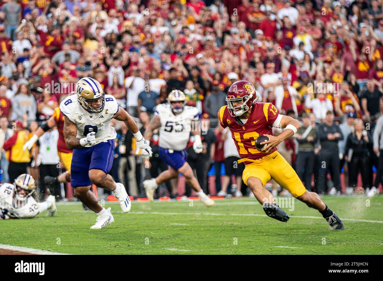 USC Trojans quarterback Caleb Williams (13) rushes for a touchdown ...