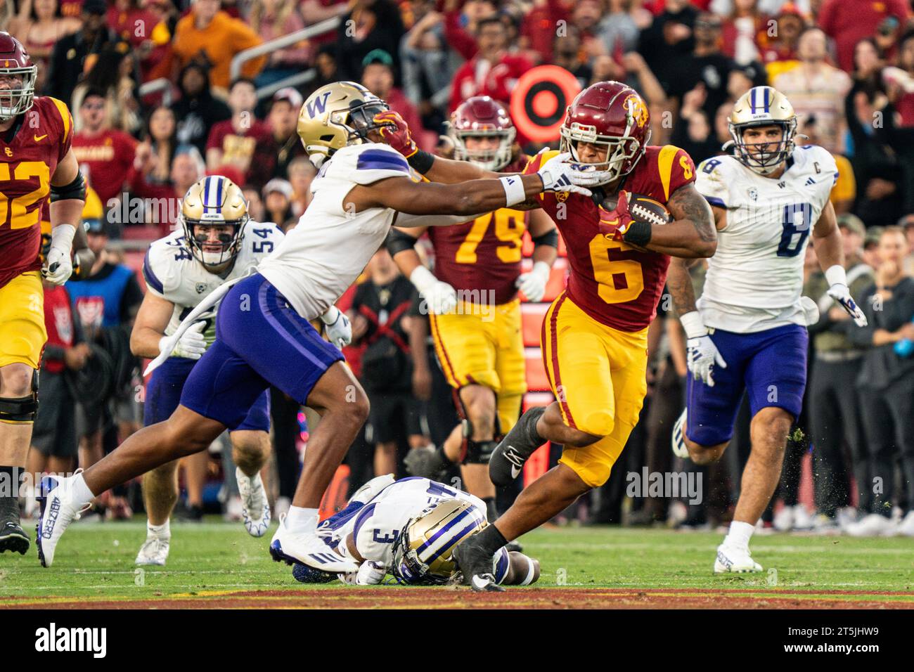 Washington Huskies cornerback Jabbar Muhammad (1) defends against USC ...