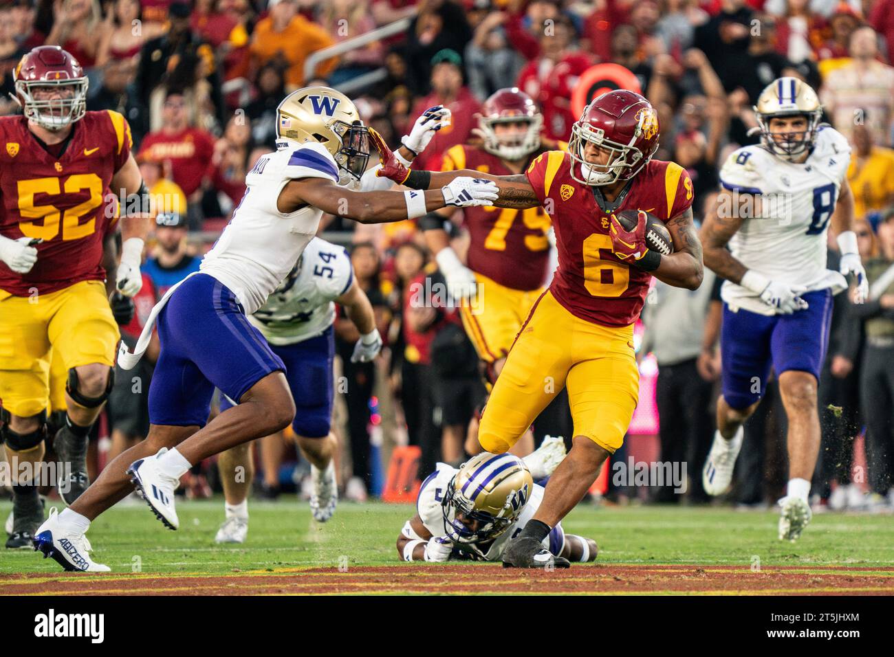 Washington Huskies cornerback Jabbar Muhammad (1) defends against USC ...
