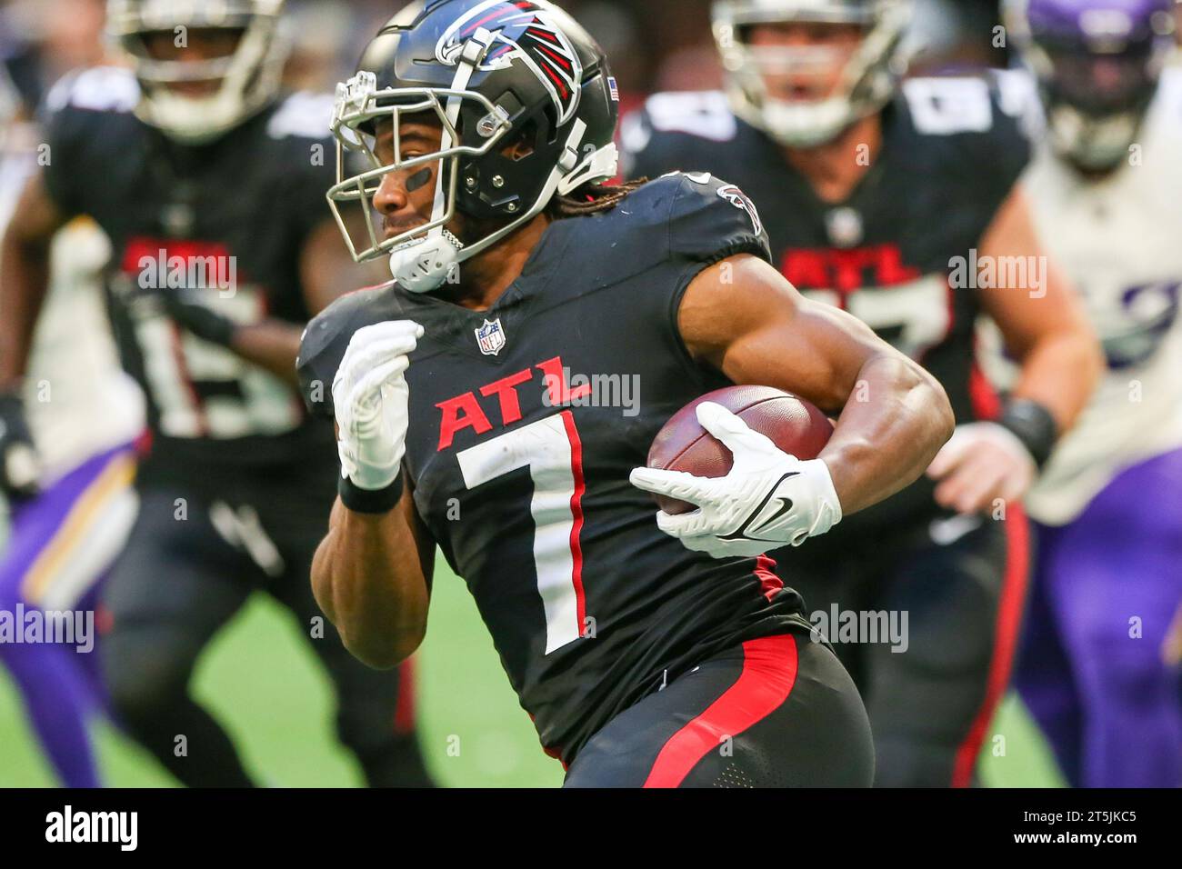 Atlanta, Georgia, USA. 5th Nov, 2023. Atlanta Falcons running back ...