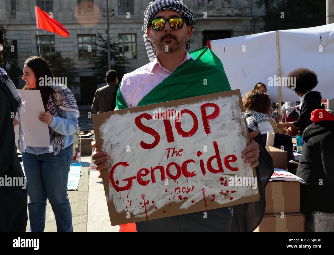 Washington, DC, USA. 04th Nov, 2023. A man holding a “Stop the genocide ...
