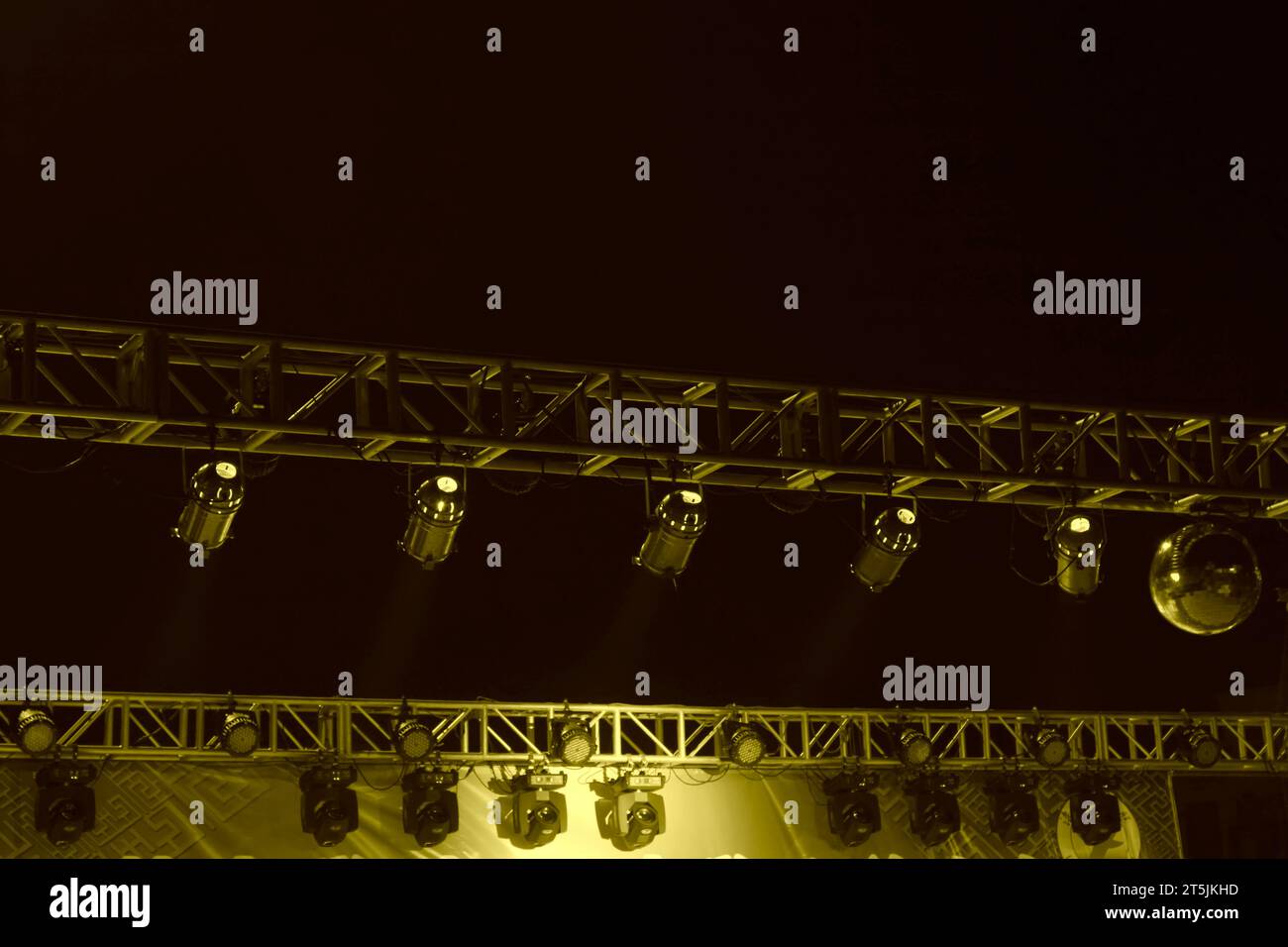 stage light on the metal frame in the dark Stock Photo - Alamy