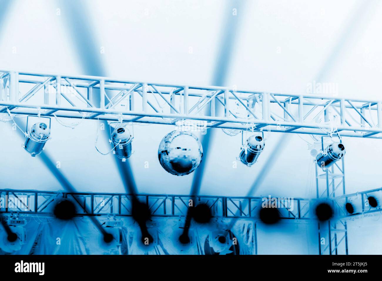 stage light on the metal frame in the dark Stock Photo - Alamy