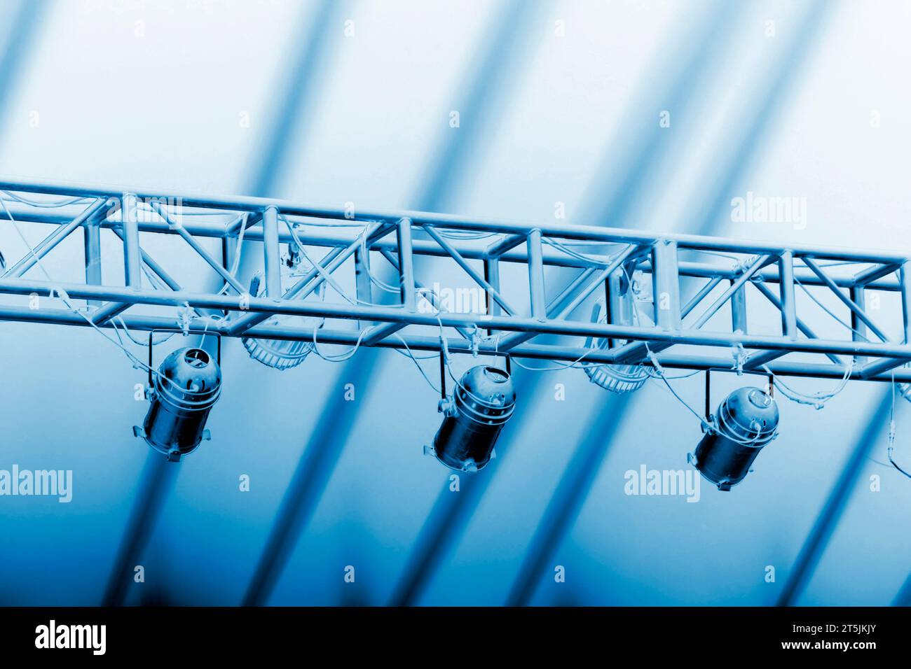 stage light on the metal frame in the dark Stock Photo - Alamy