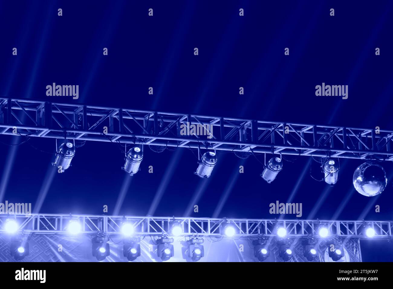 stage light on the metal frame in the dark Stock Photo - Alamy