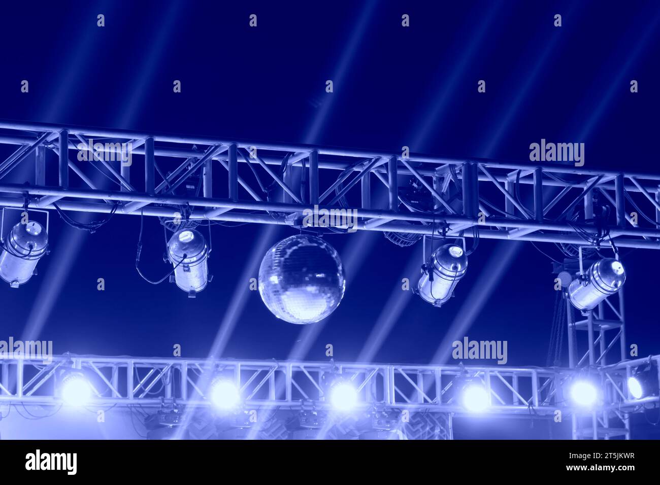 stage light on the metal frame in the dark Stock Photo - Alamy