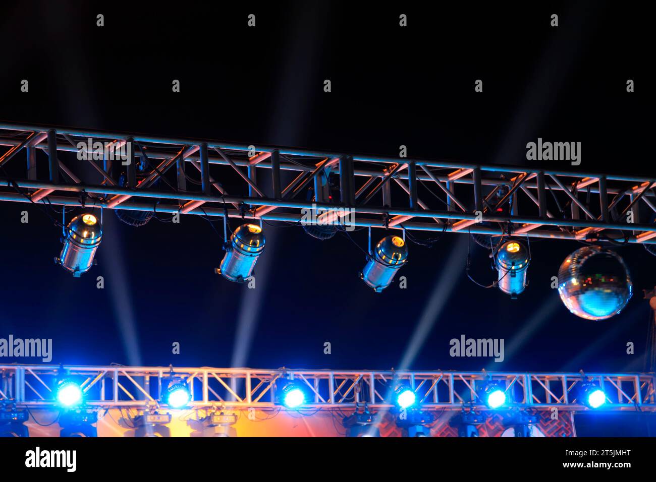 stage light on the metal frame in the dark Stock Photo - Alamy
