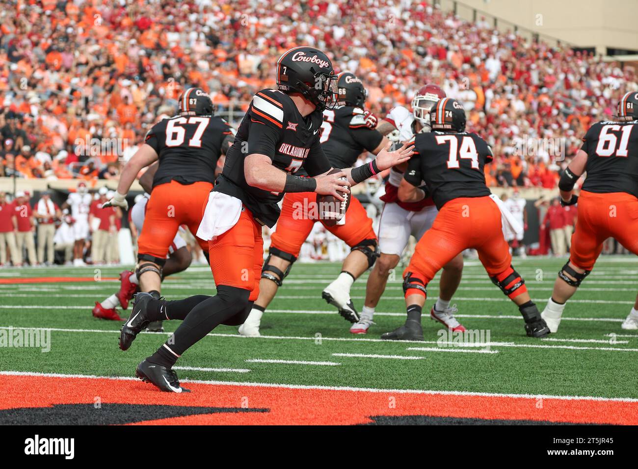 Stillwater, OK, USA. 04th Nov, 2023. Oklahoma State Cowboys quarterback ...