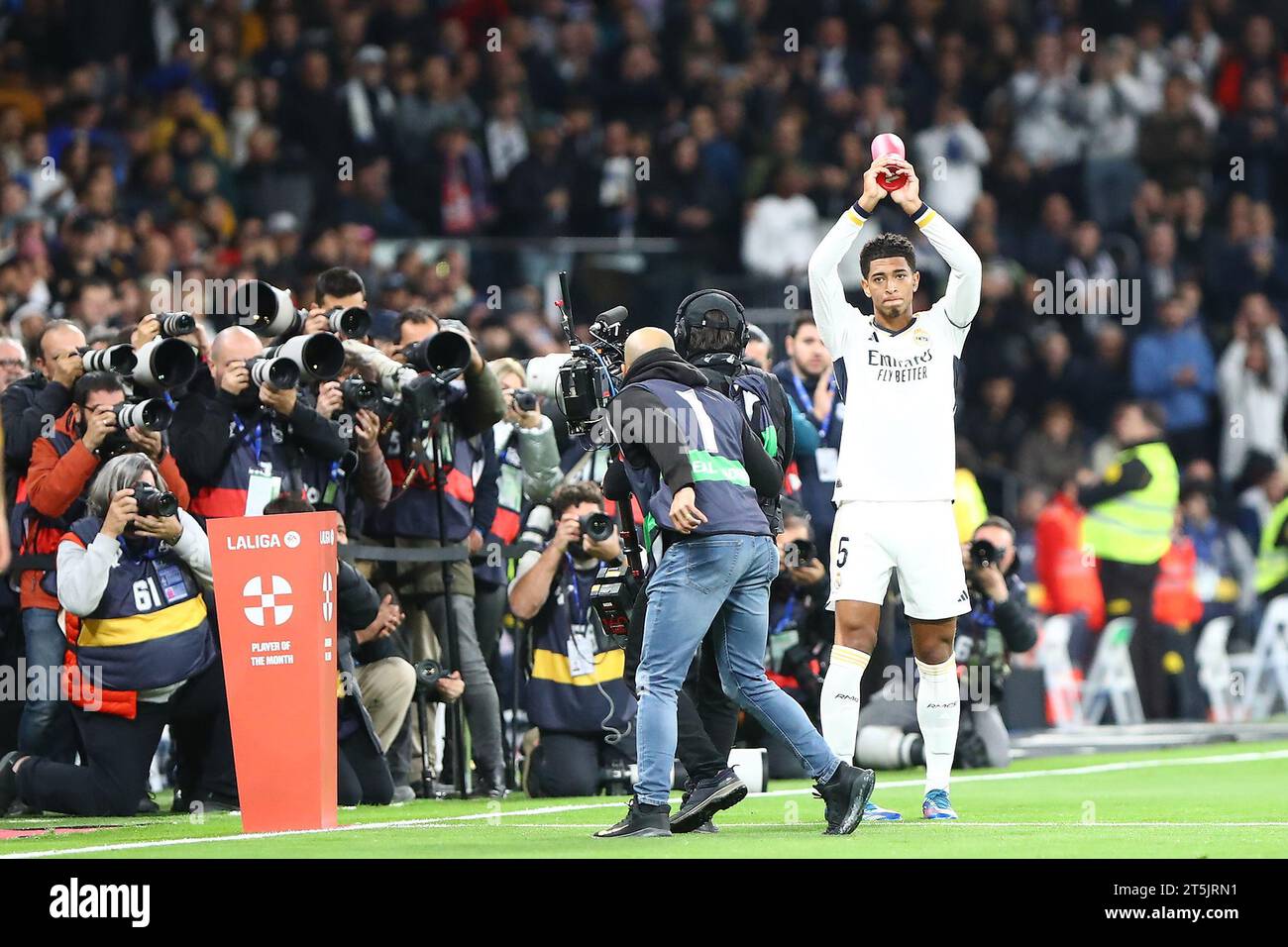 Madrid, Spain. 05th Nov, 2023. Real Madrid´s Bellingham recieves MVP ...