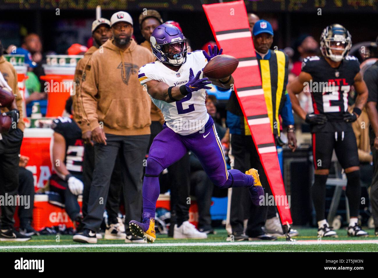 Minnesota Vikings running back Alexander Mattison (2) catches a pass ...