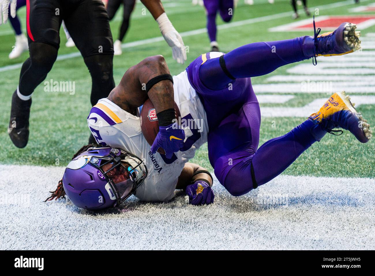 Minnesota Vikings running back Alexander Mattison (2) catches a pass ...