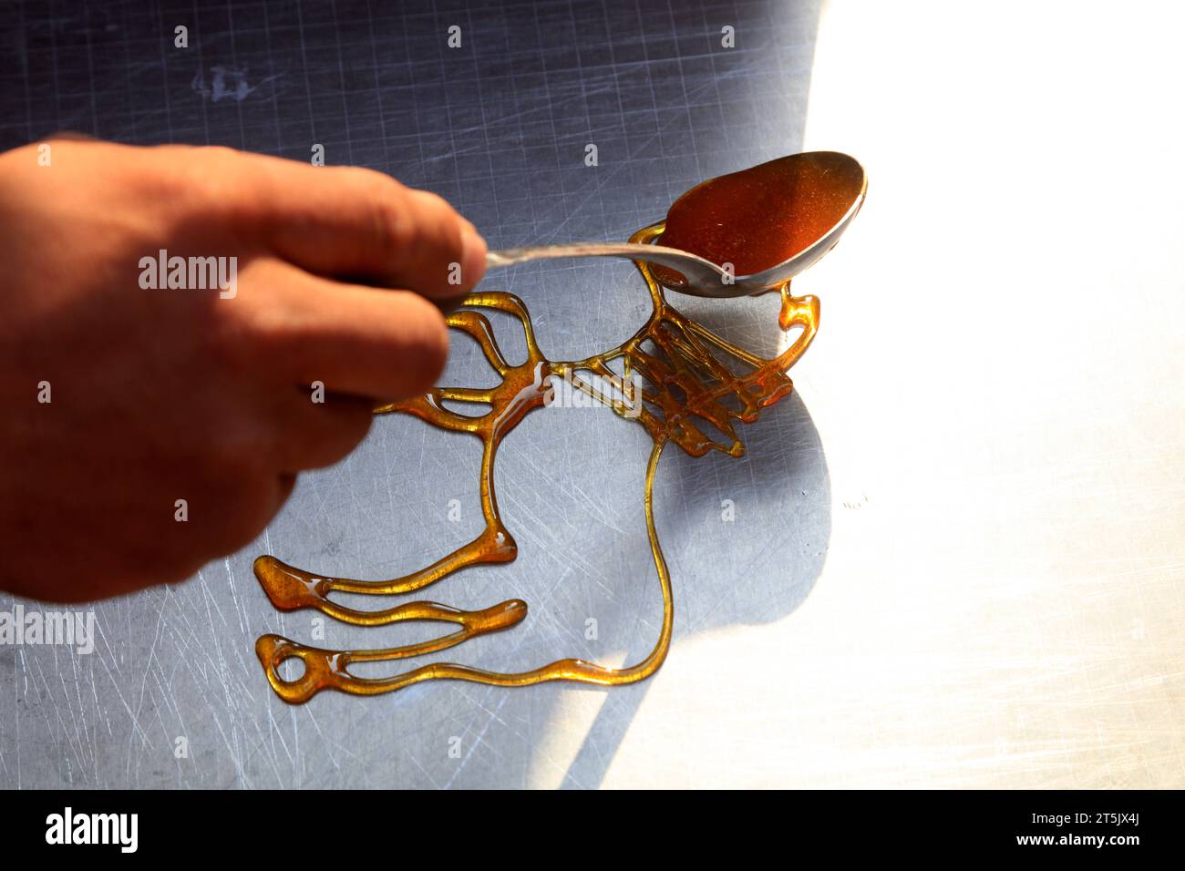 Chinese traditional craftsmanship, Sugar man making Stock Photo - Alamy