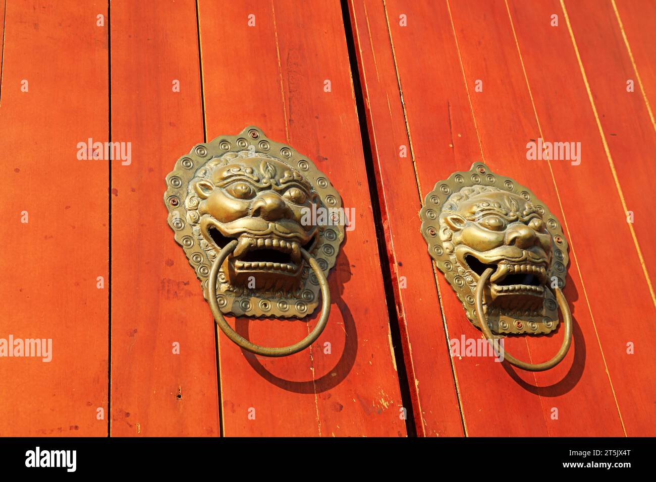 Chinese metal door ring Stock Photo - Alamy