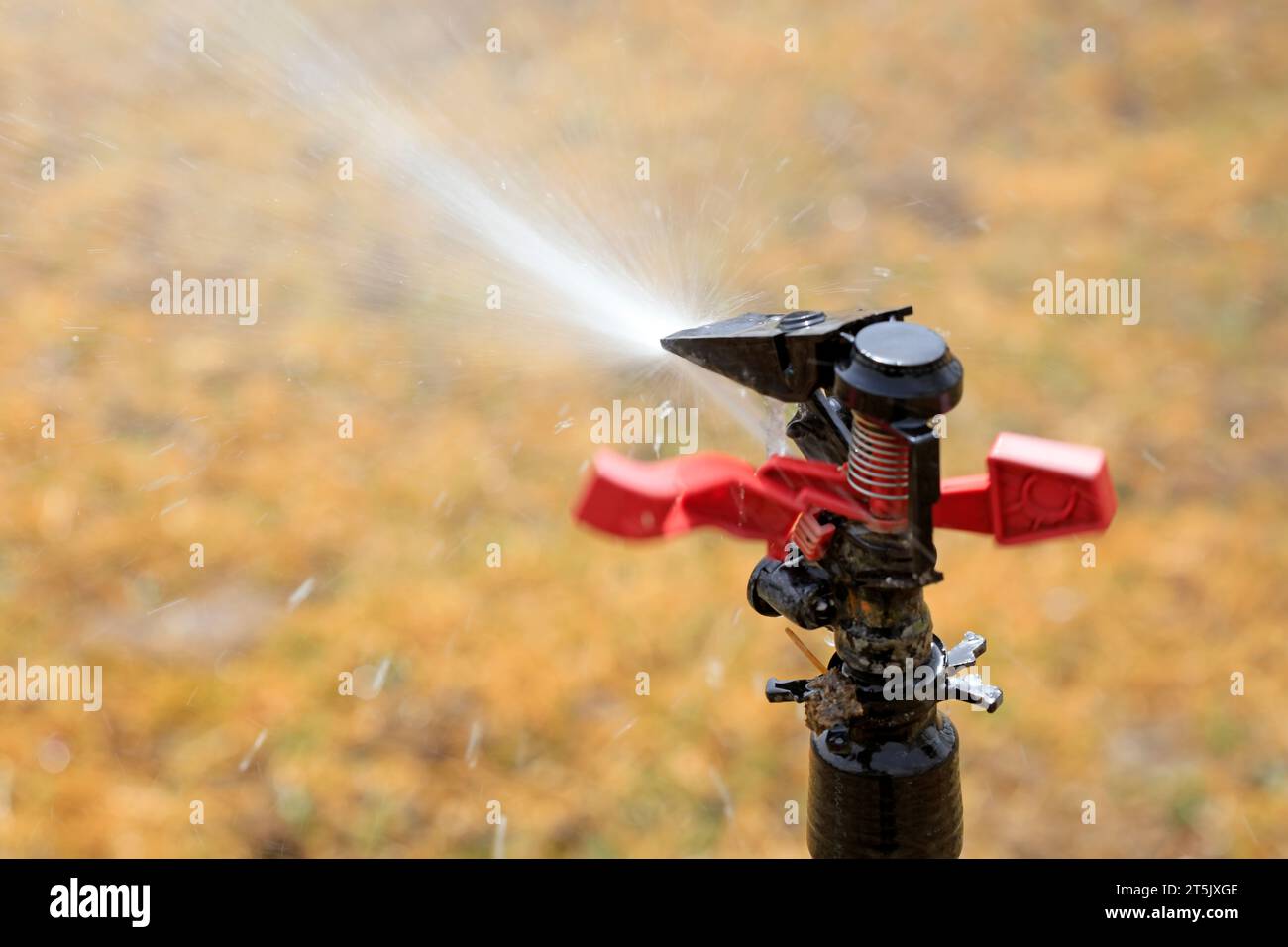 Farms sprinklers hi-res stock photography and images - Alamy