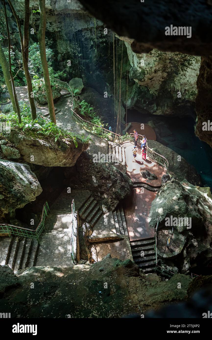 Beautiful view of the The 3 Eyes National Park in Santo Domingo ...