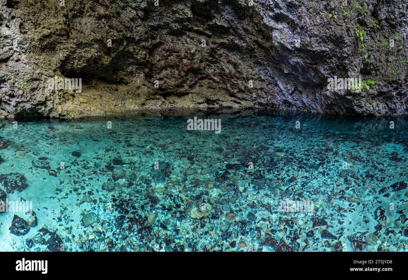 Beautiful view of the The 3 Eyes National Park in Santo Domingo ...