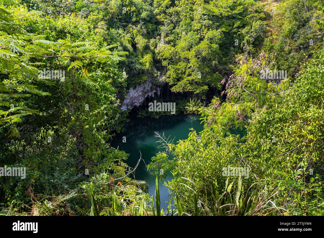 Beautiful view of the The 3 Eyes National Park in Santo Domingo ...