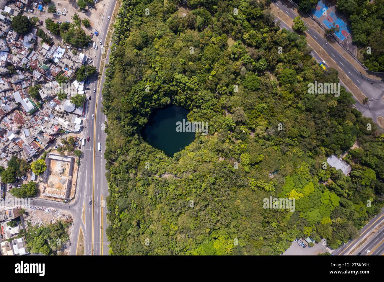 Beautiful view of the The 3 Eyes National Park in Santo Domingo ...
