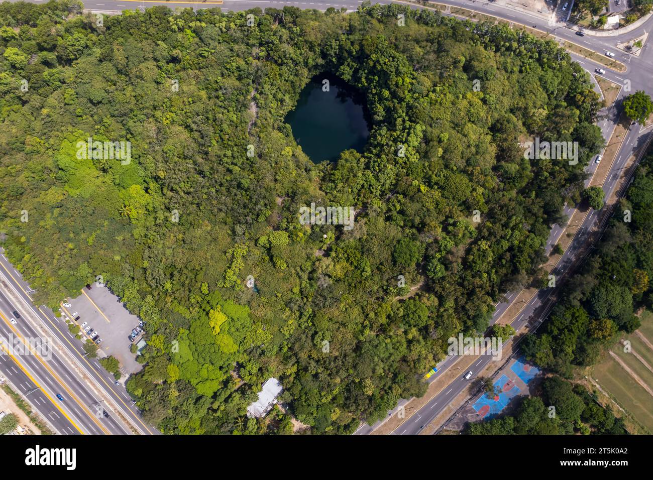 Beautiful view of the The 3 Eyes National Park in Santo Domingo ...