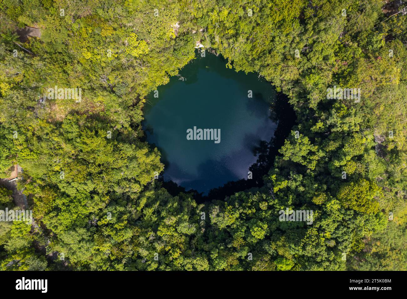 Beautiful view of the The 3 Eyes National Park in Santo Domingo ...