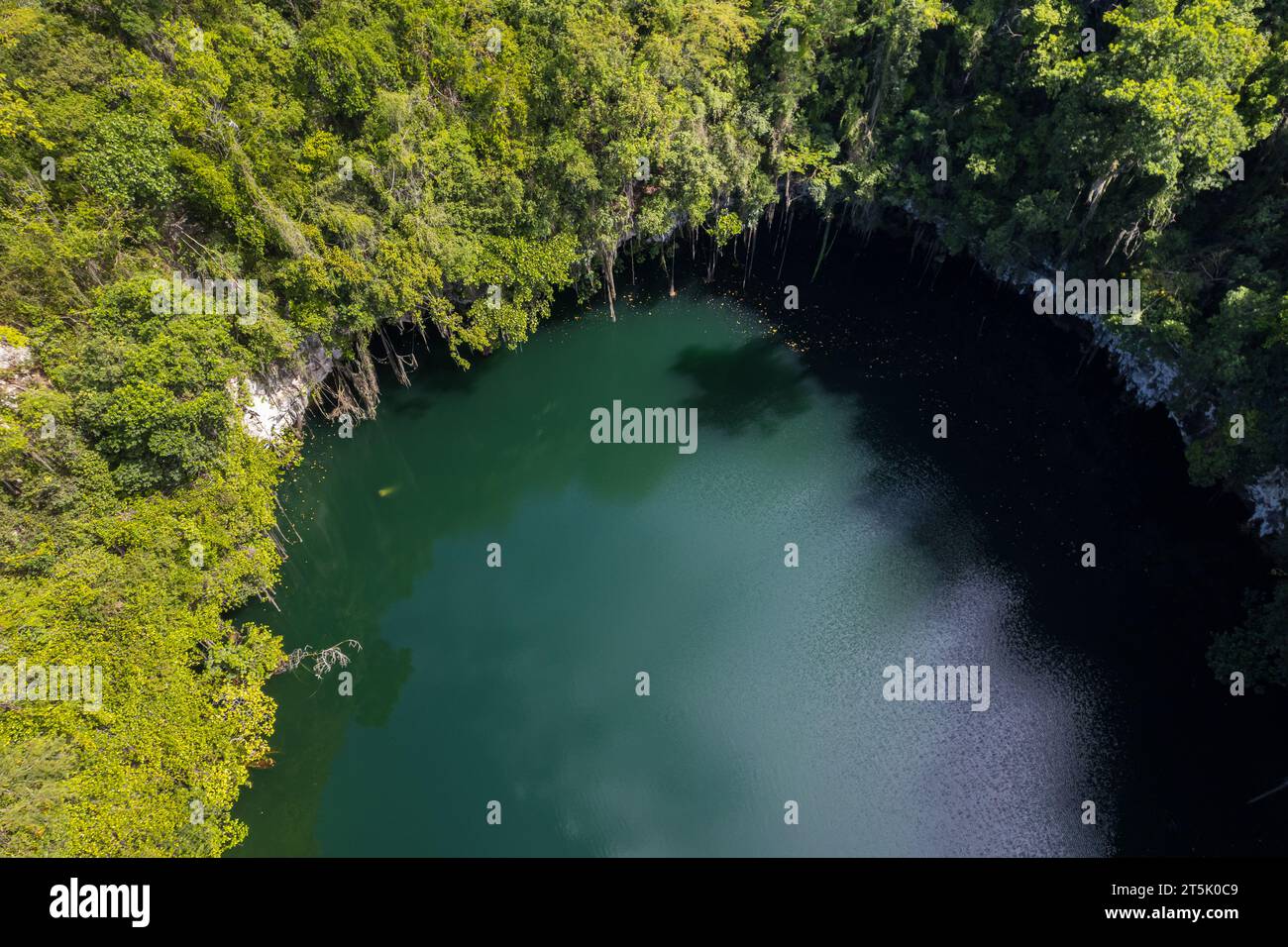 Beautiful view of the The 3 Eyes National Park in Santo Domingo ...