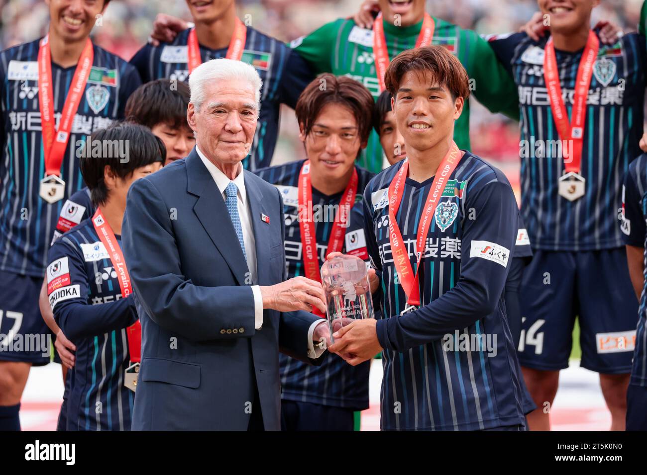 Tokyo, Japan. 4th Nov, 2023. (L-R) Nobuhiro Iijima, Hiroyuki Mae (Avispa) Football/Soccer : 2023 ...