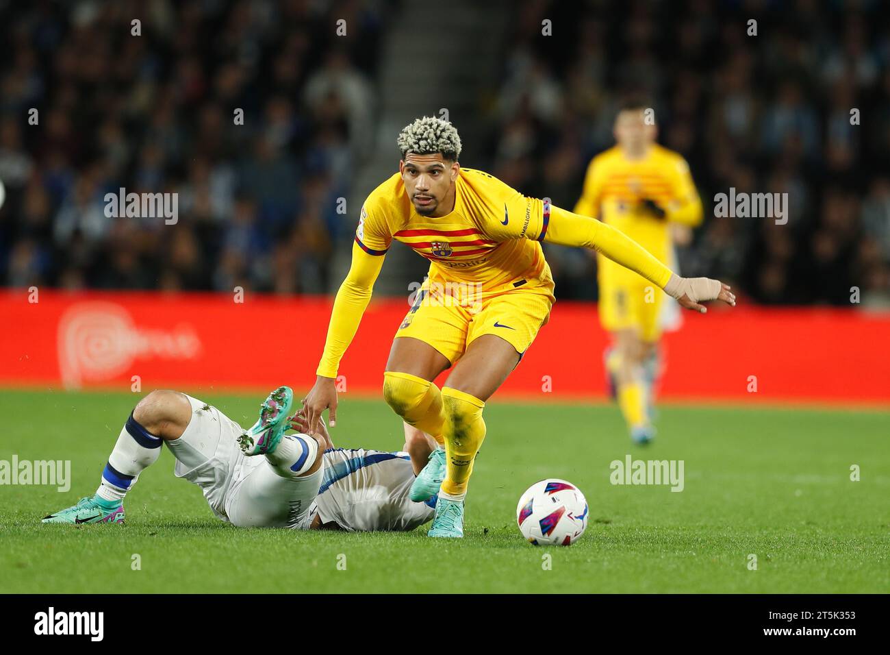 San Sebastian, Spain. 4th Nov, 2023. Ronald Araujo (Barcelona) Football ...