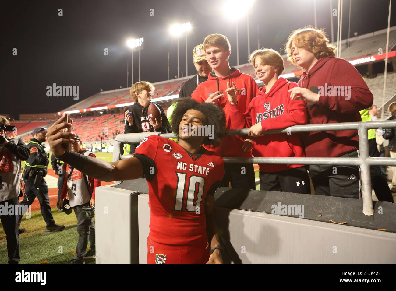 RALEIGH, NC - NOVEMBER 04: North Carolina State Wolfpack wide receiver ...