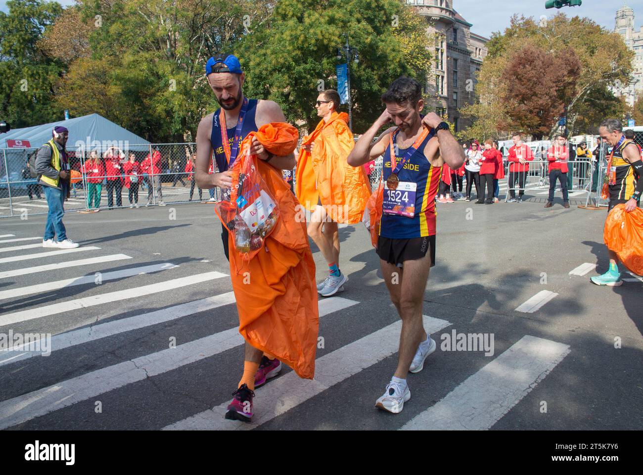 3 runners at the finish line hi-res stock photography and images - Alamy